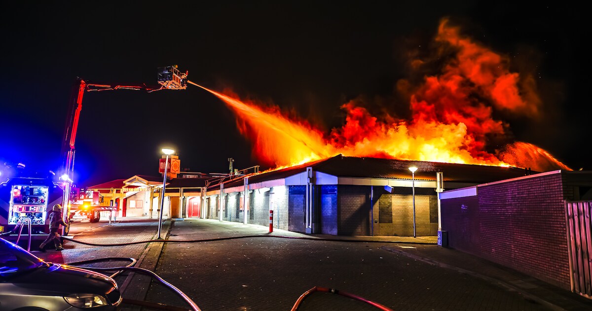 ‘Ons leven is kapot’: helse brand verwoest geliefd cafetaria van ...