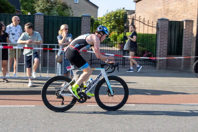 Sem Lazaroms als kleuter al gegrepen door de triatlon: ‘Lopen was mijn achilleshiel’ | Tilburg ...
