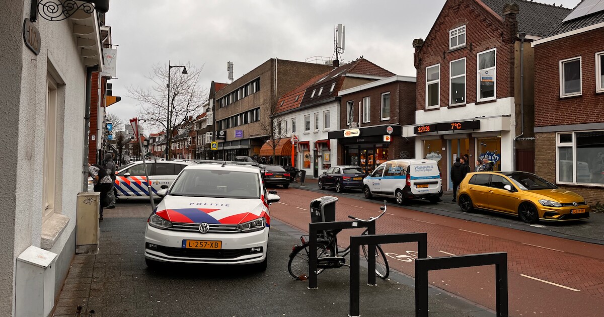 Verwarde man bedreigt persoon met mes op de Hoogstraat in Eindhoven ...