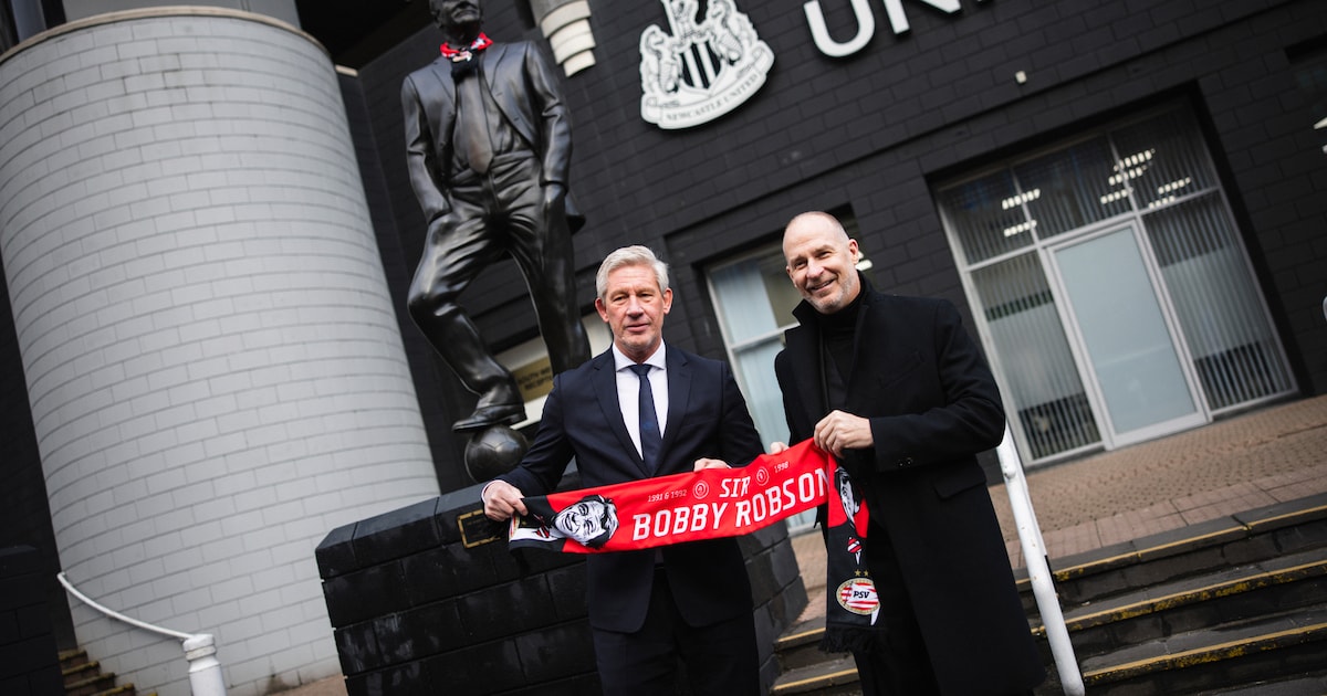 PSV en Newcastle United eren Sir Bobby Robson in Engeland | PSV | ED.nl