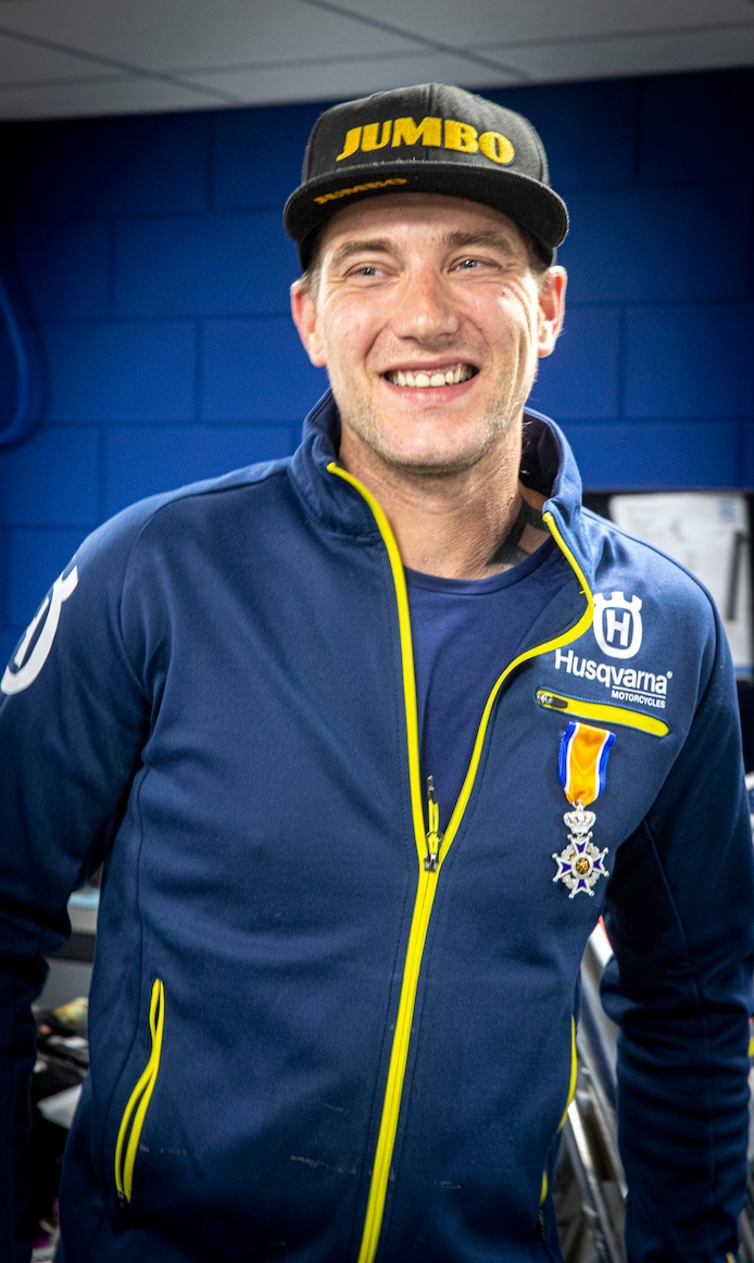 Motorcrosskampioen Etienne Bax uit Bergeijk geridderd | Kempen | ed.nl