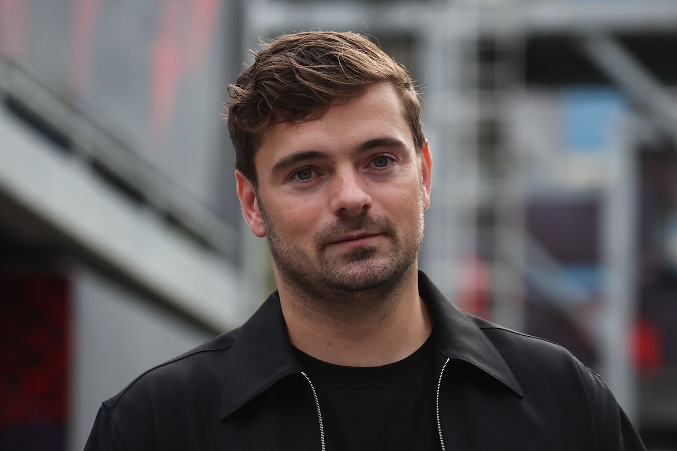 Martin Garrix belandt in het ziekenhuis, Monique Smit heeft een look-a ...