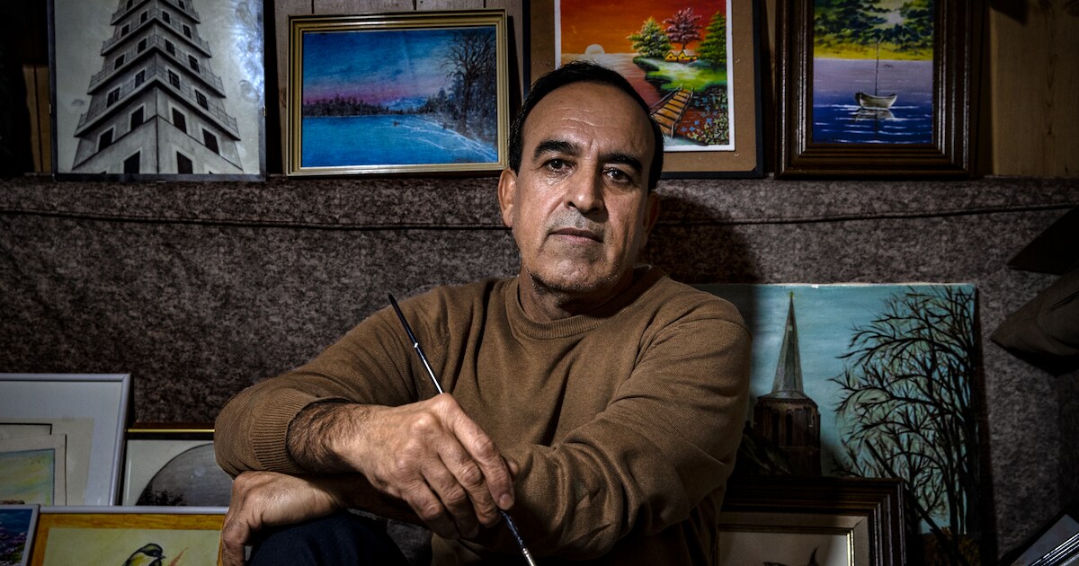 Voor Mustafa zijn z'n schilderijen ’n soort bindmiddel om nieuwe ...