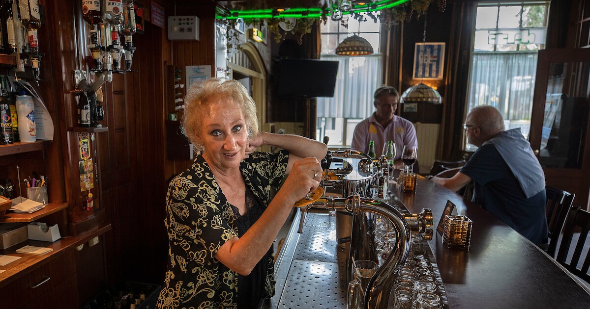 Buurtcafés Eindhoven veel minder druk: ‘Rond elven gaat nu de knip op ...