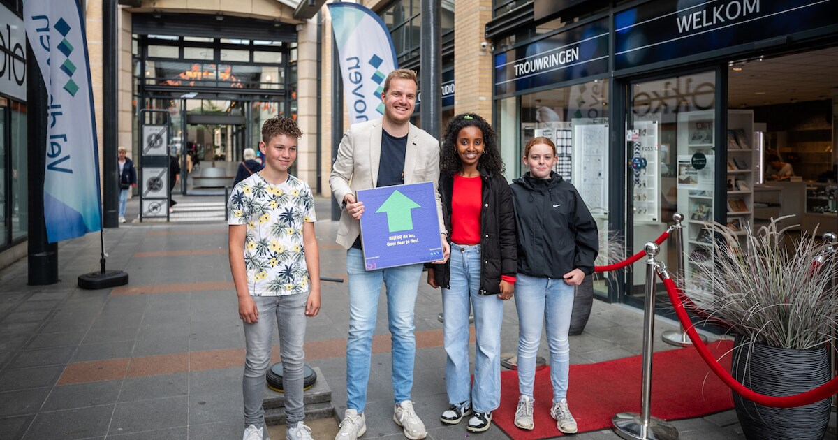 Speciale tegels in Citycentrum Veldhoven in de strijd tegen zwerfafval ...