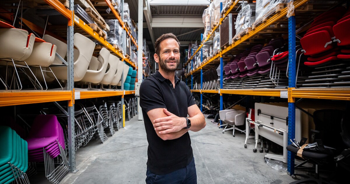 Workbrands verkoopt 150.000 opgeknapte meubels, zomaar zitten op de stoel van een bankdirecteur ...