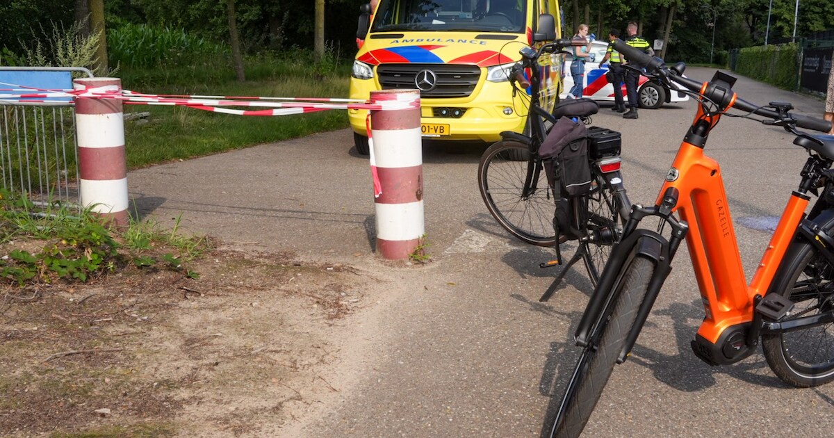 Fietsers botsen bij onoverzichtelijke bocht in Helmond, man zwaargewond ...