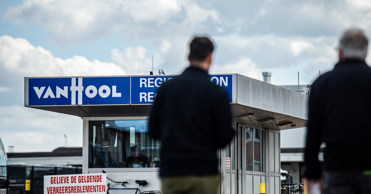Vlaamse busfabrikant Van Hool mikt op doorstart na faillissement: VDL genoemd als mogelijke ...