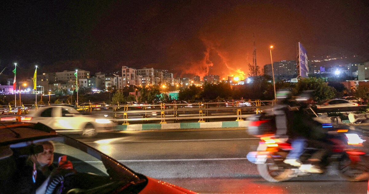 Iran wankelt onder Israëlische aanvallen: ‘Mensen zijn boos, bang en ...