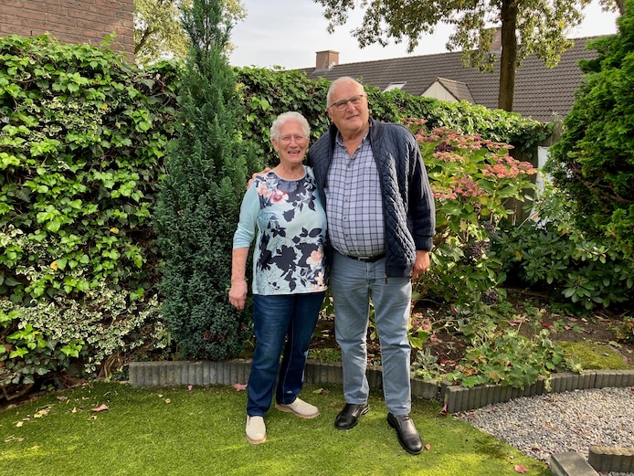 Na een bosje rode rozen was Nellie helemaal om, Eindhovens paar zestig ...