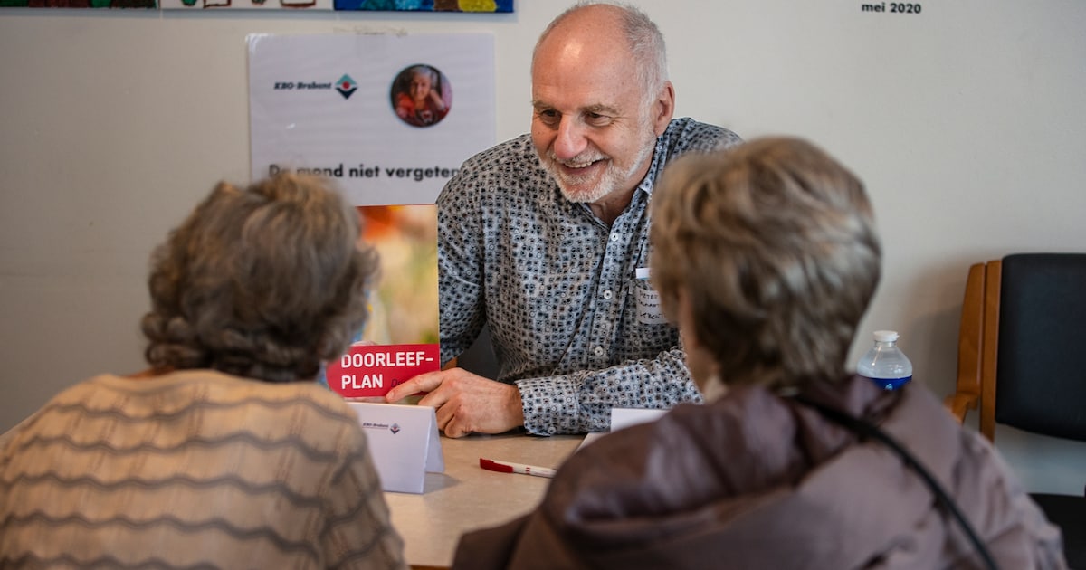 Keer op keer hamert ouderentandarts Peter op goed gebit: ‘Ik kom zelden ...