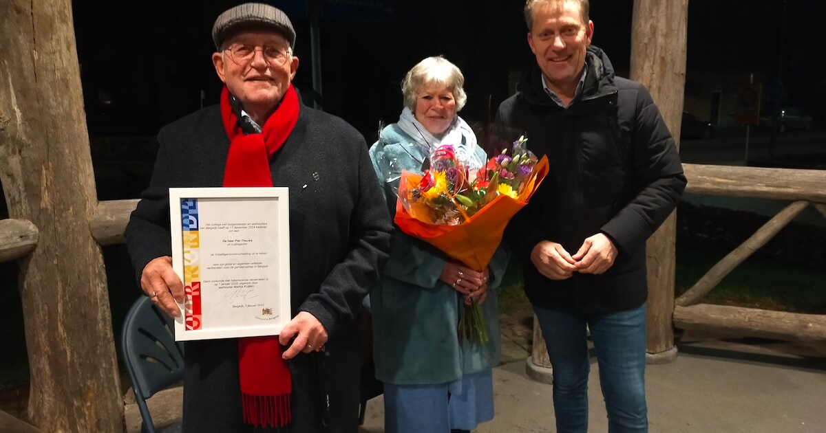Muzikale vrijwilligersonderscheiding voor Piet Theuws | Bergeijk | ED.nl