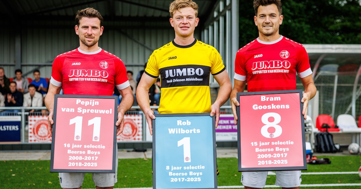 Publiekswissels en bloemen op sportpark De Klep: Beerse Boys eert ...