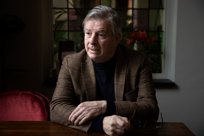 Toine Manders verbaast zich over bouwstop voor zijn monumentale villa ...