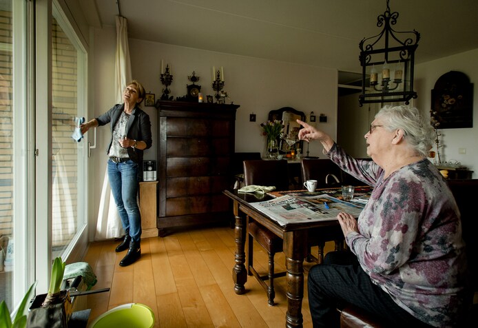 Staatssecretaris geeft rijken nog een jaar goedkope huishoudelijke hulp ...