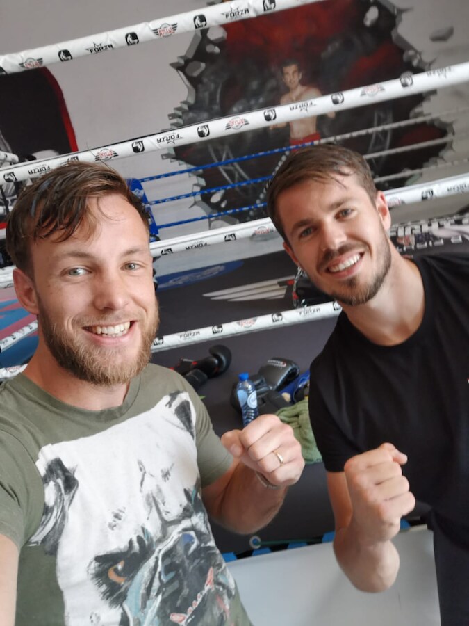 Ongeneeslijk zieke Robbie Hageman hoopt tonnen in te zamelen voor ...