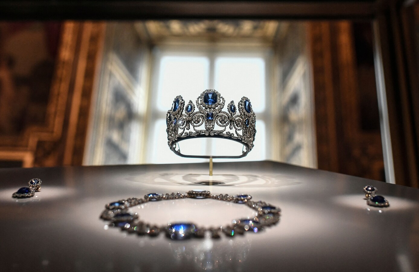 Dit zijn de verdwenen juwelen uit het Louvre: ‘Een aanval op onze ...