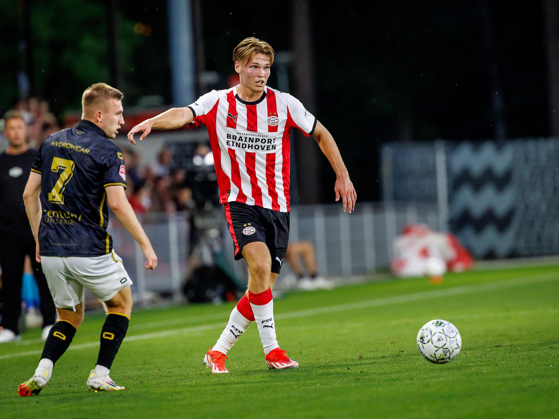 PSV wint ook zware pot tegen FC Twente, maar dé zwakke plek bij de kampioen ligt ineens bloot ...