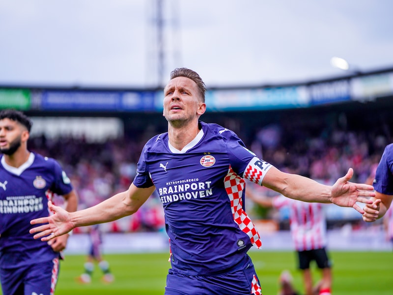 Hij werkte zestien jaar in de schaduw bij PSV en nu pakt Tim Wolf (36) een aansprekende ...