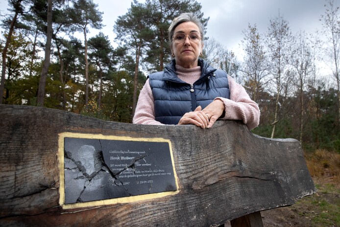 Vernieling bankje ter herinnering aan Henk Huiberts schokt Mierlo ...