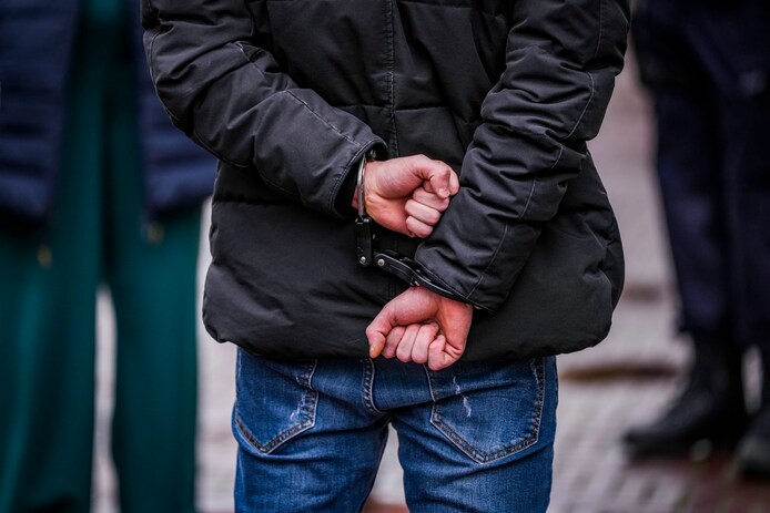 Minder mensen verdacht van misdrijf, vooral jongeren plegen minder ...