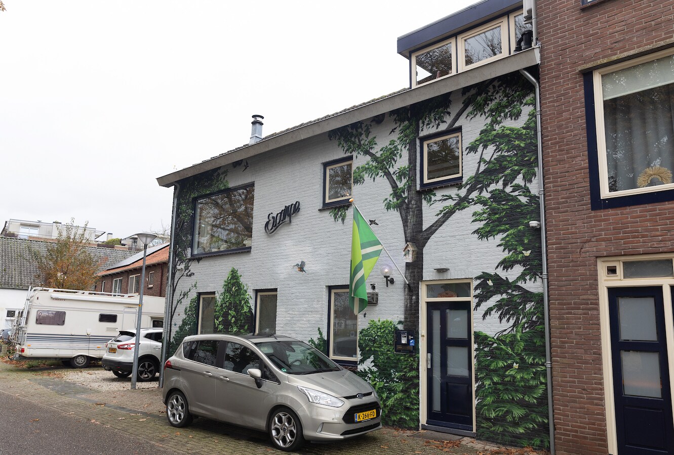 Ben en Gerda gingen uit pure noodzaak in een oud pakhuis wonen, nu ...