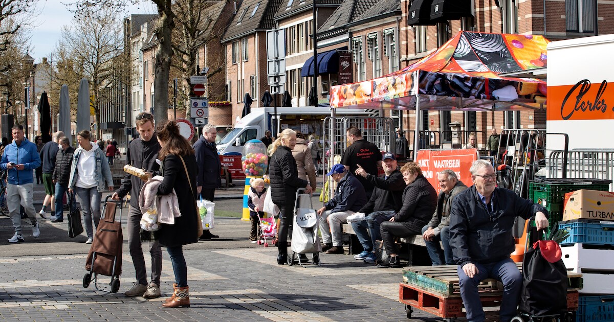 Vooral vaste klanten voor ‘mik’: weekmarkt is geen dagje uit | Helmond | ed.nl