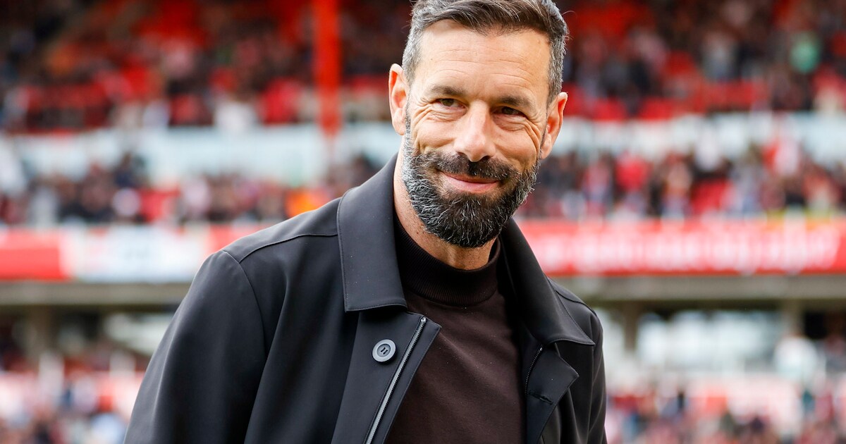 Van Nistelrooij naar PSV voor belangrijk nieuws over zijn zoon, die nu ...