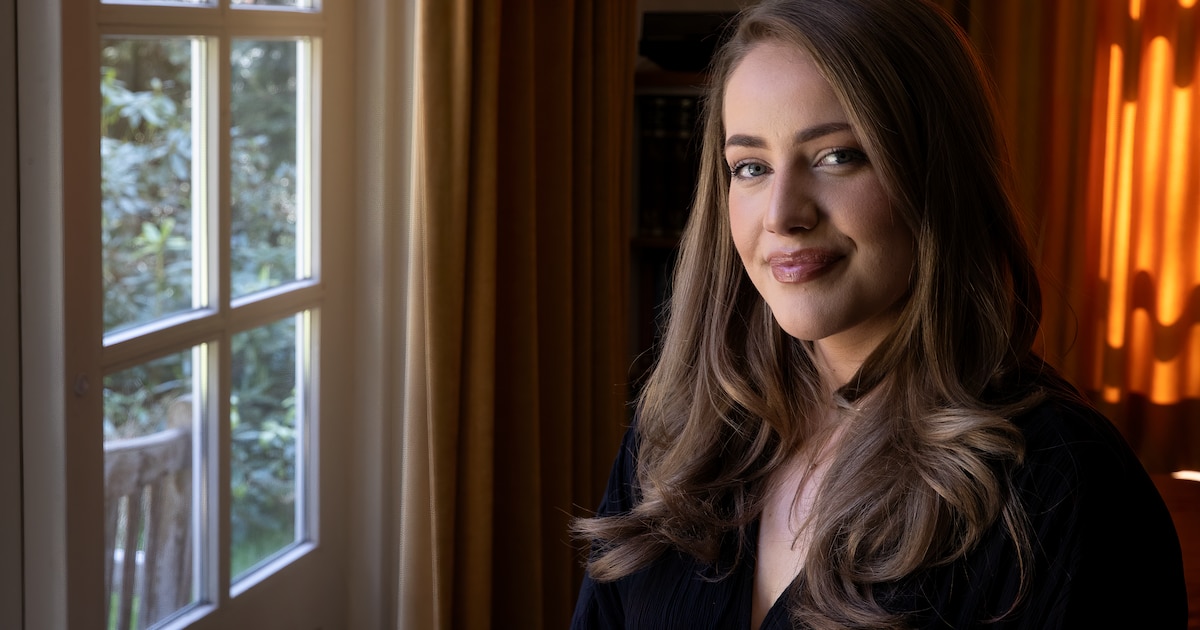 Pleun Bierbooms (26) won in 2017 ‘The Voice’ en wil nu als Plume ‘tien ...