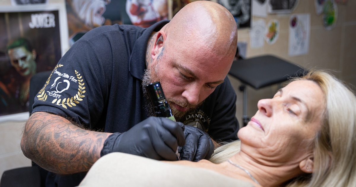 Tatoeëren voor de chemokuur van kickbokser Robbie Hageman: ‘Ik ga door ...