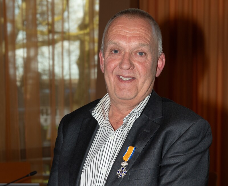 Lintje voor Peter van Gool na 16 jaar in de raad van Reusel-De Mierden ...