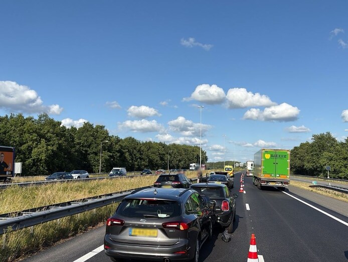 Botsing met zes auto’s op A27 zorgt voor vertraging van Breda naar Utrecht | Brabant | ed.nl