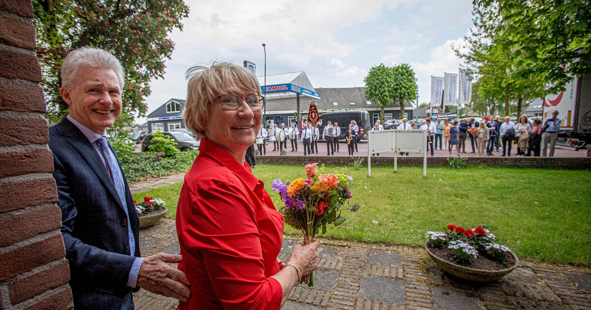 Na 211 jaar geen notaris meer in Vessem; Jan van Loon laat deur voor ...