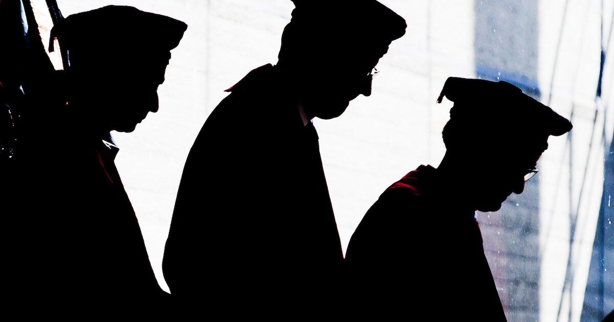 Achter de schermen: waarom een prestigieuze universiteit doorlopend ...