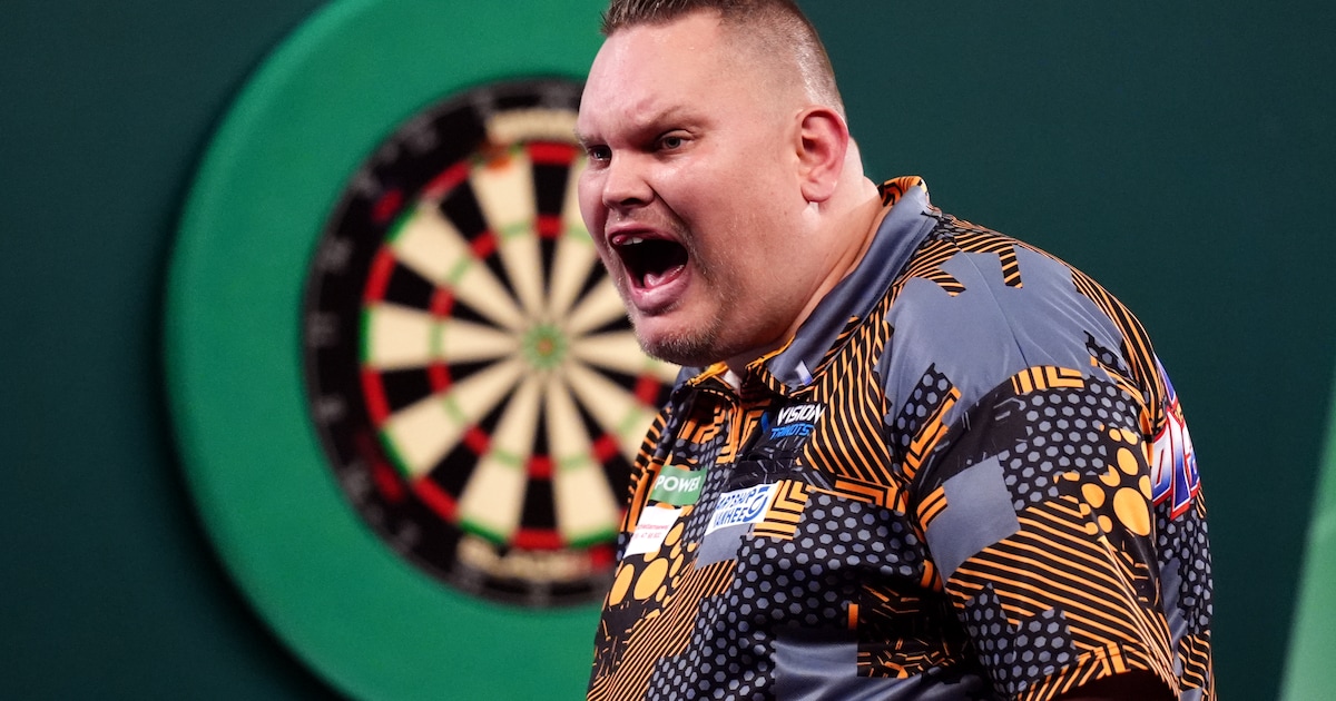 Wesley Plaisier krijgt tal van reacties over uiterlijk op WK darts ...