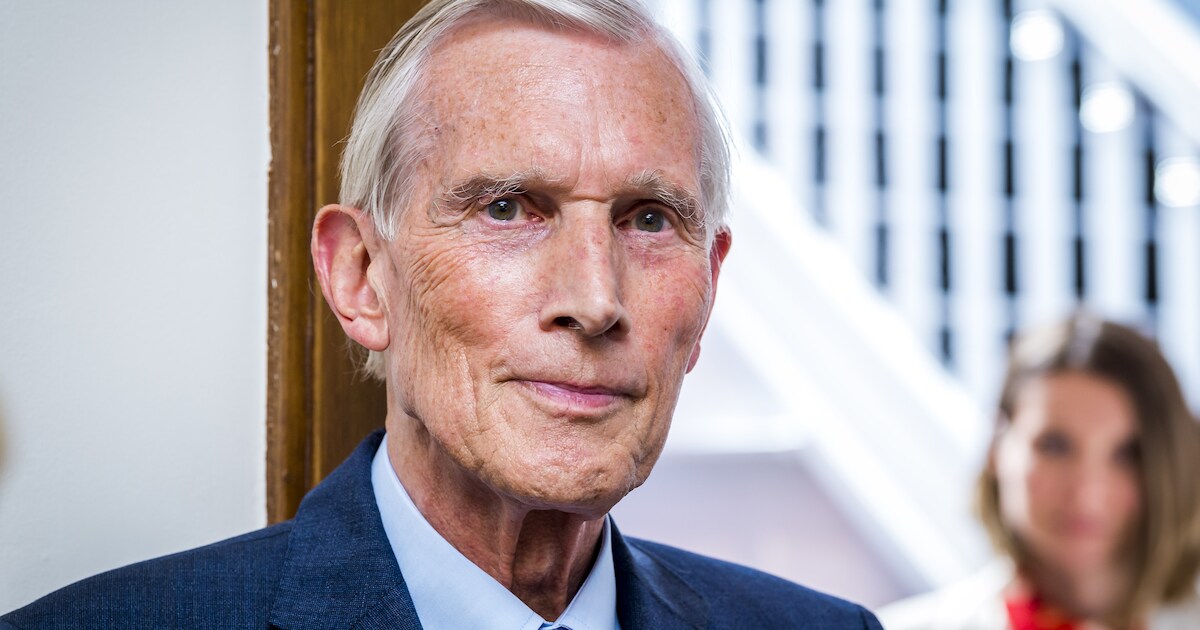 Oud-minister Ben Bot maakt dollemansrit over stoep: ‘Voet zat klem op gaspedaal’ | Politiek | ED.nl