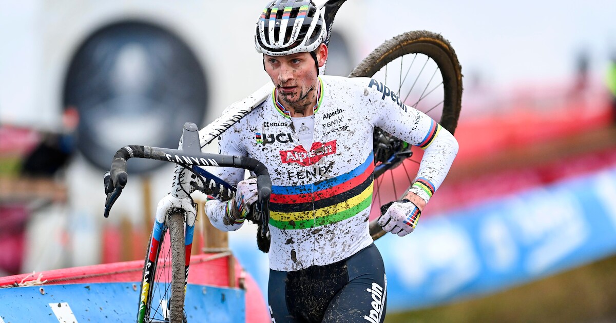 Ploegleider verklapt hoe Van der Poel het crossseizoen in gaat: ‘Hij ...