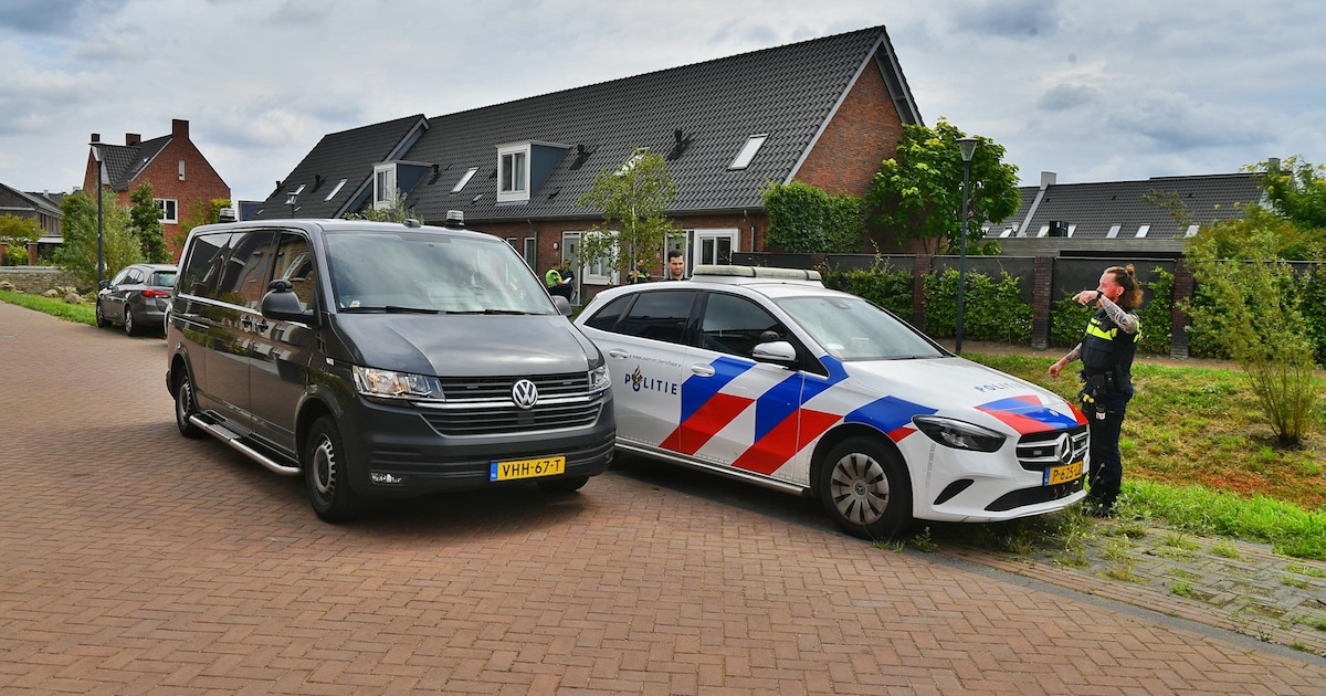 Overleden vrouw (34) gevonden in woning in Veldhoven, man (34) aangehouden | 112 nieuws ...