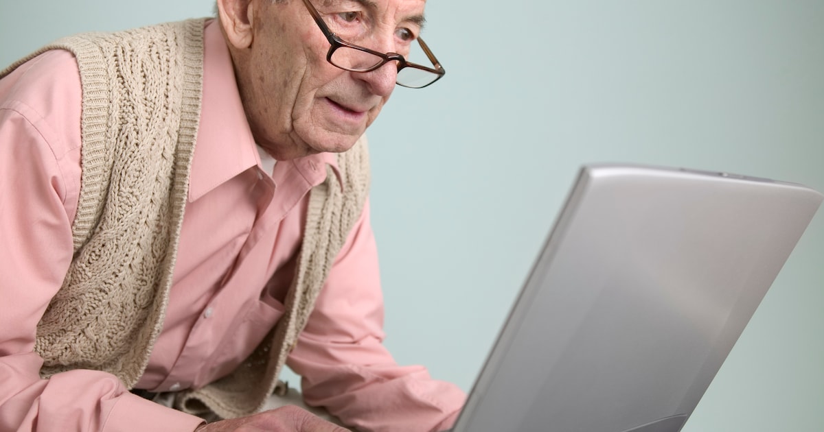 16-jarige jongen probeert hoogbejaarde man op te lichten, maar vergist ...