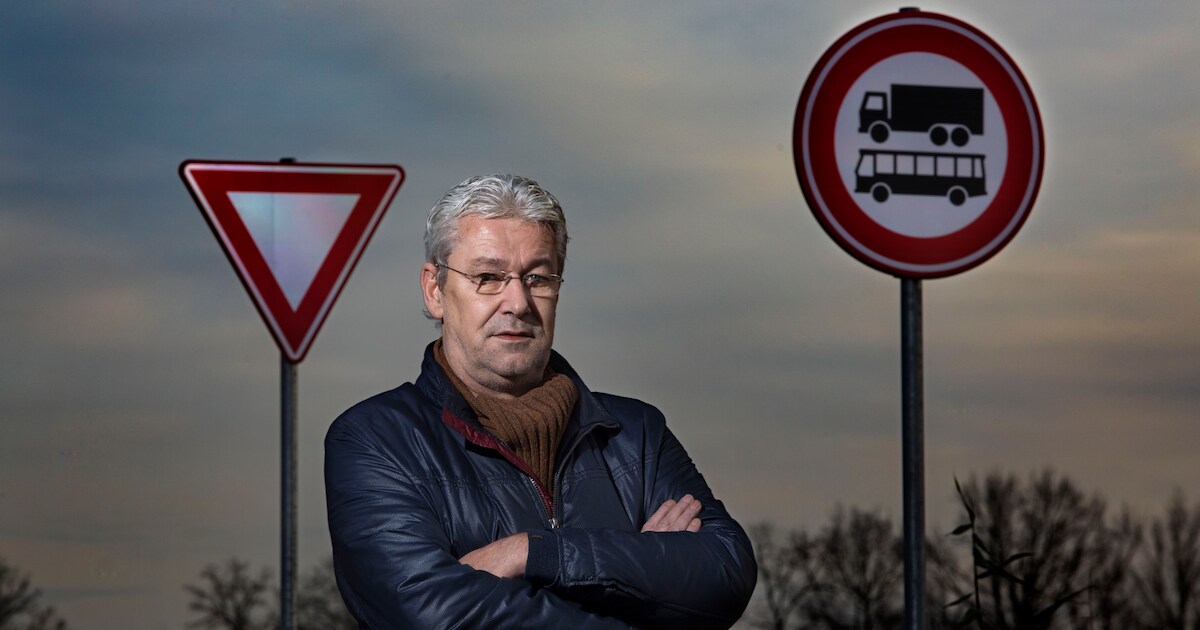 Busondernemer Slits krijgt kous op de kop in kwestie Gemert-Bakel | De ...