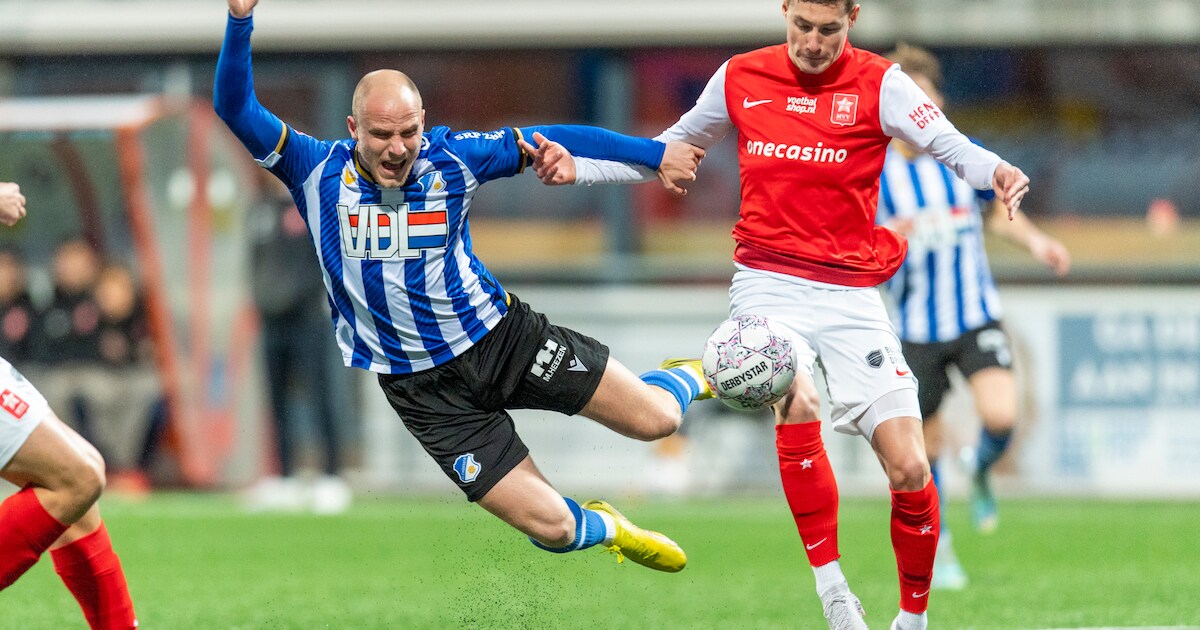 FC Eindhoven doet zichzelf tekort in absurde helft en verliest bij ...