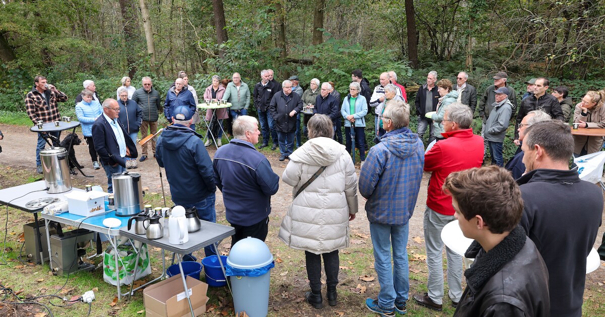 Buurtgenoten wijlen Dakarcoureur Jan de Rooij zoeken naar einde van ...
