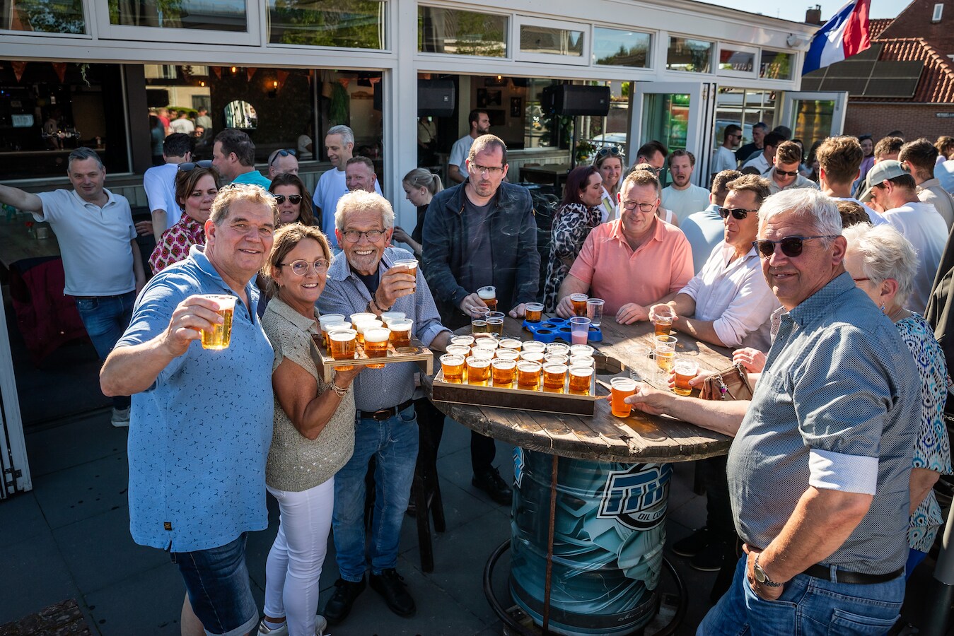 Esther en Peter hielden groot afscheidsfeest, maar de grote vraag is of hun kroeg wel echt dicht ...