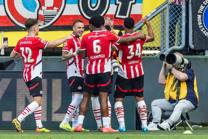 PSV moet nu hard werken voor de punten: is dat zorgelijk voor Bosz of ...