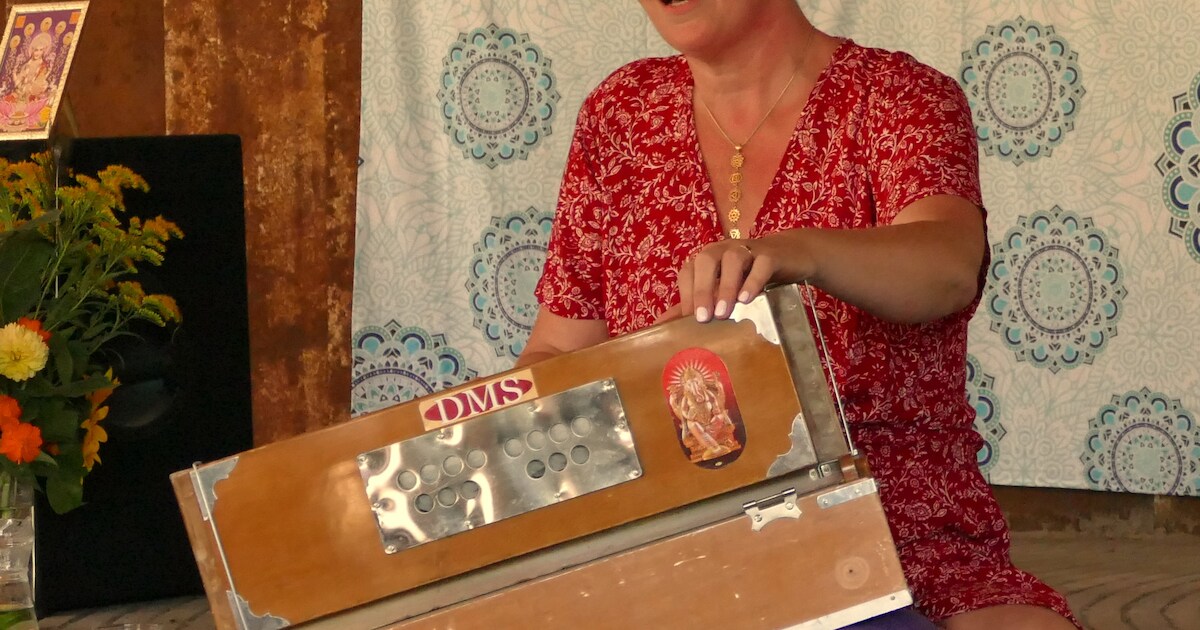 Hindoeïstische rust tijdens Deurnes carnaval: mantraconcert van Carla ...