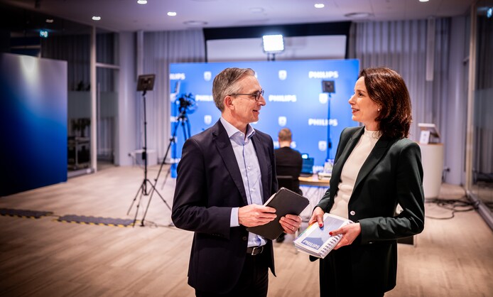 Sinds Philips-topman Jakobs aantrad, schrapte hij al 11.000 banen, en ...