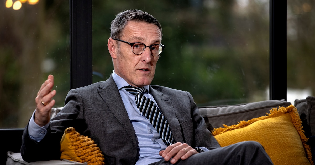 Bom barst: burgemeester Frank van der Meijden uit Bergeijk stapt per ...
