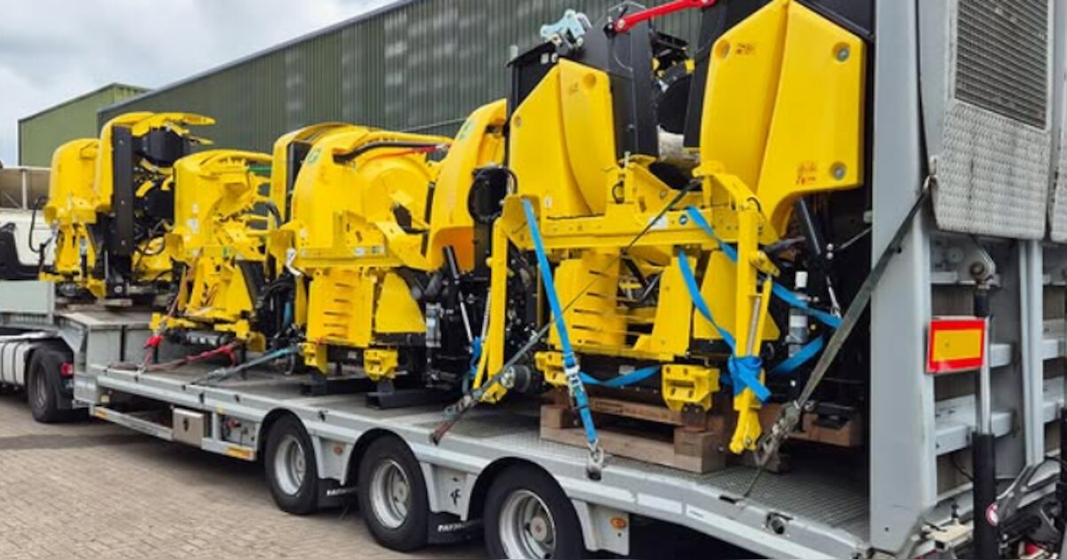 Politie vindt mogelijk gestolen oplegger met peperdure landbouwma­chi ...