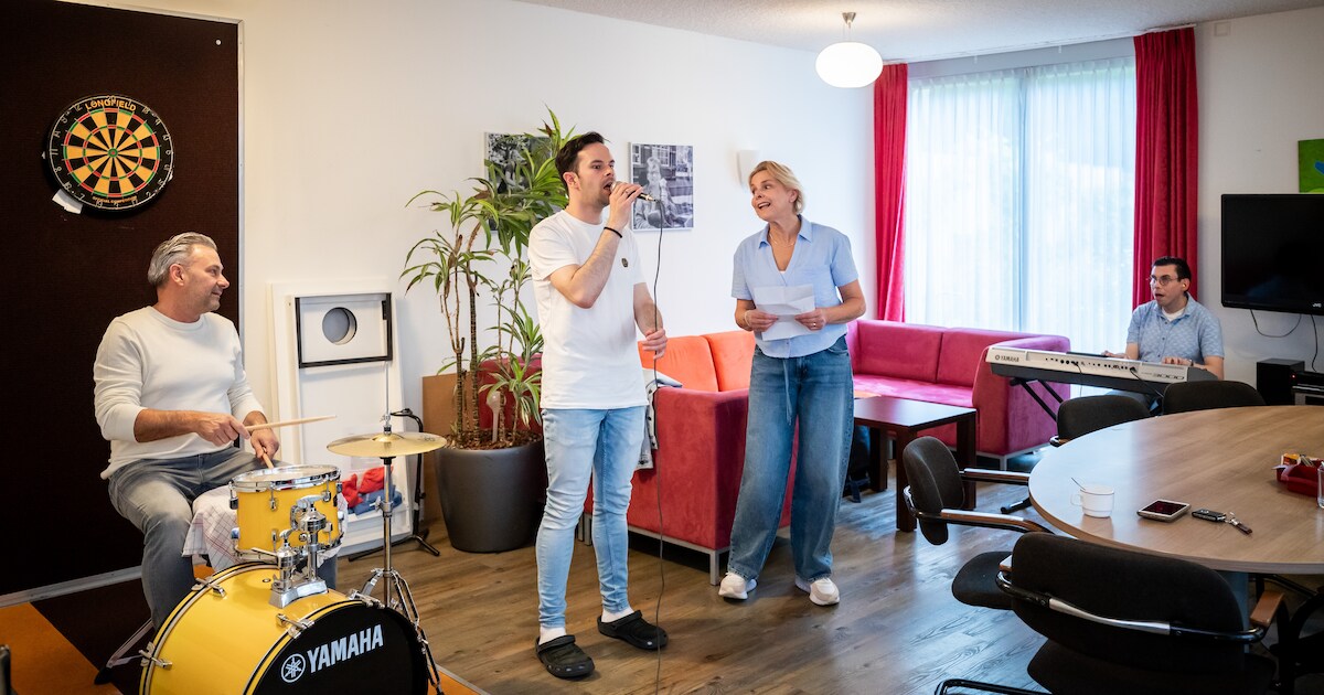 Zo ouders, zo zoon: Smalle Haven Band popelt om de show te stelen bij ...