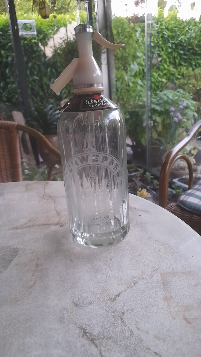 Wie kan de fles vullen of de ‘Gouden Koets’ besturen? | Vraag en aanbod ...